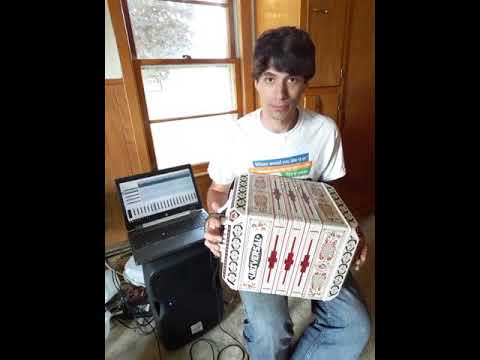 UNIVERSAL Concertina plays "old country" sounds