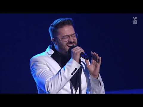 Danny Gokey singing "Mary Did You Know" at Gateway Church 1