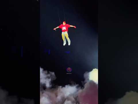 Chris Brown Flies Over 55,000 Fans In Brazil π³π§π·