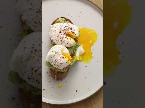 The SECRET to the PERFECT poached egg...