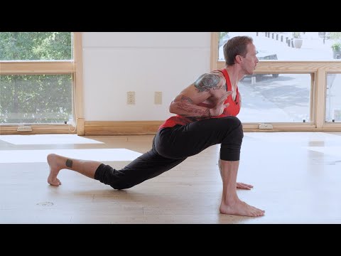 Bear Crawl Exercise Benefits - How to Bear Crawl, Variations, and Easy ...