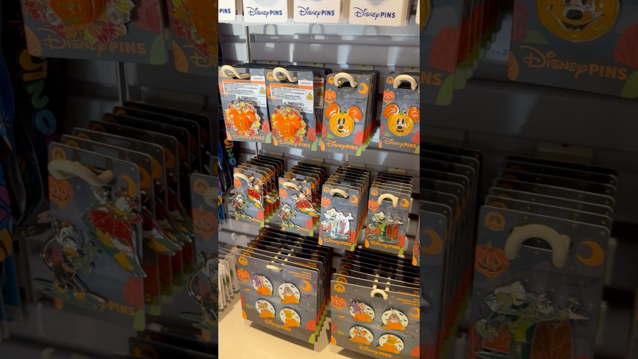 New Disney Halloween pins at Disneyland! #disneypincollection #disneypins #disneyhalloween #disney