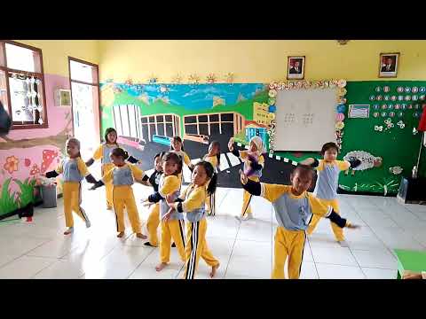 Latihan tari prahu layar - tari tradisional - TK SRIKANDI grenden puger