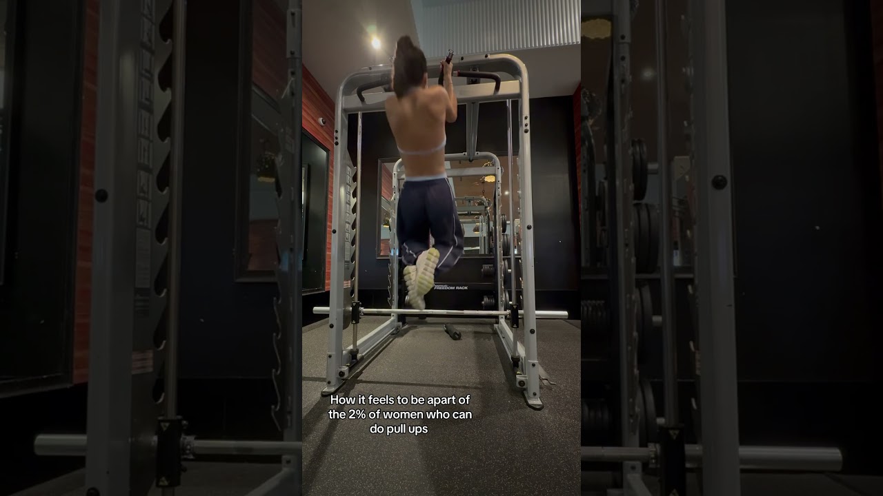 I love pull ups #pullups #strongabs #shorts #shortvideo #fit