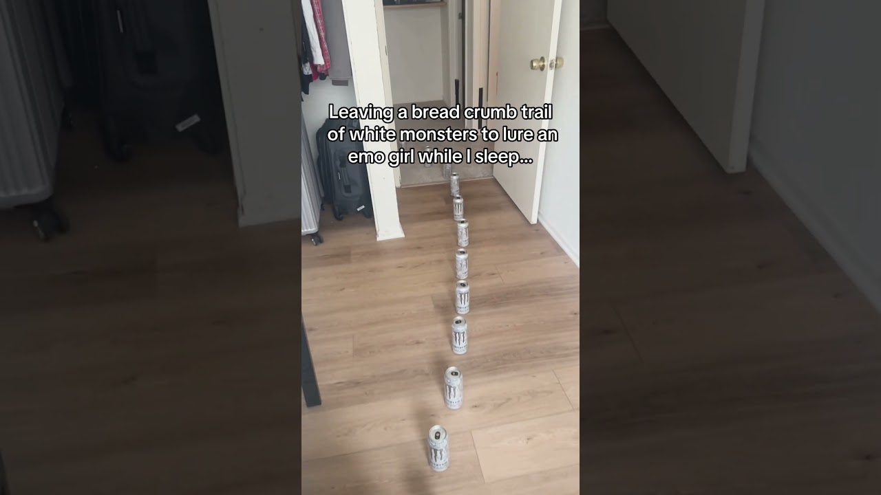 THIS is how you catch an Emo Girl 😳🔥 #emo #rockmusic #alternative #tx2 #goth #emogirl