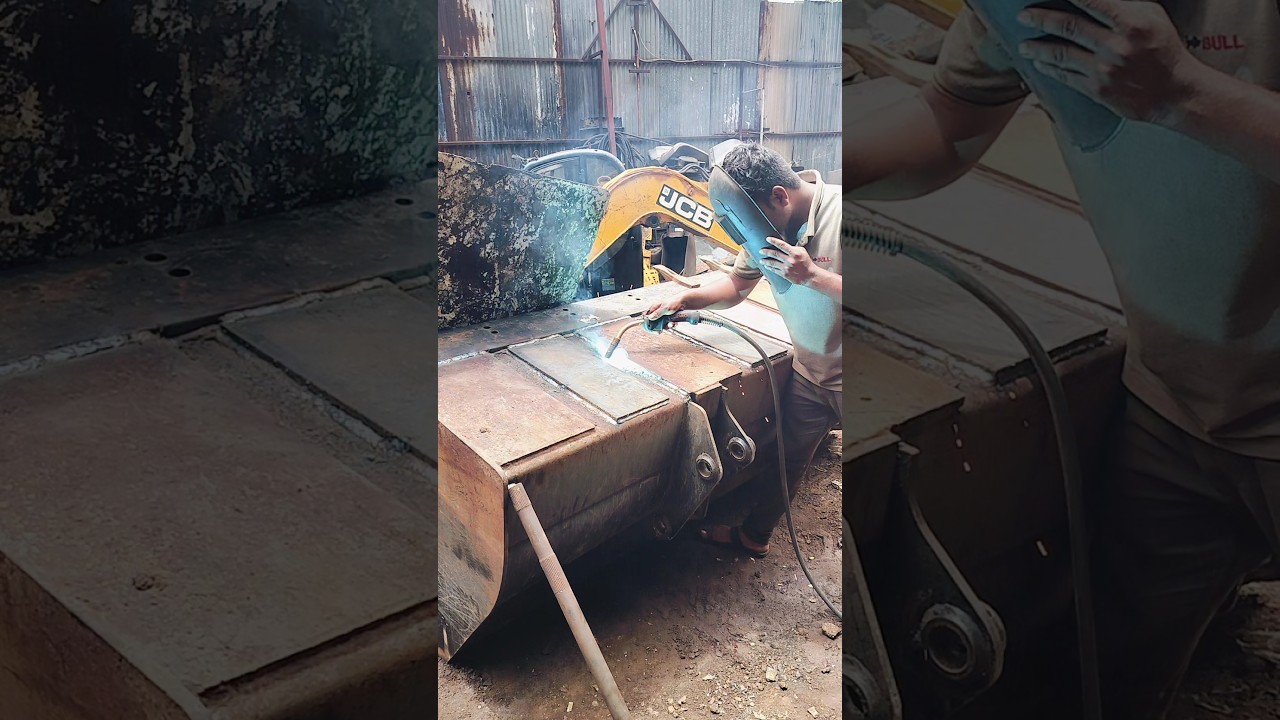First day on the job and you roll in like this 😁😜 | #welddotcom #weldlife #welding #loader #welding
