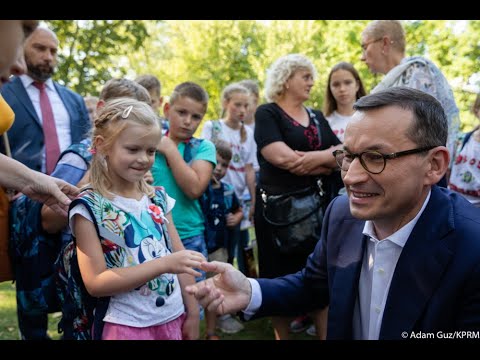Mateusz Morawiecki podczas spotkania z dziećmi polonijnymi