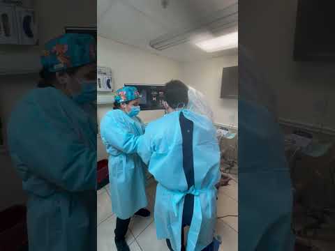 Dr. Brian Ferber performing robot-guided implant surgery with Yomi