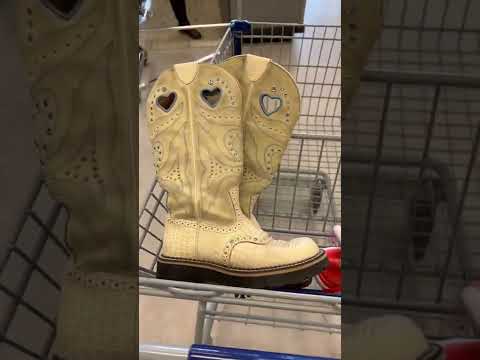 These Ariat boots will sell for great money on eBay! #reseller #resellercommunity #ebay #ariat