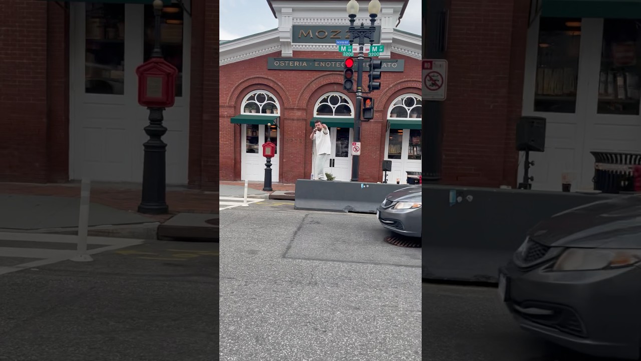 Street Performer in Georgetown, Washington DC #streetperformer #streetperformances #talent