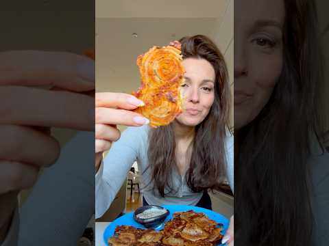 I lose weight eating these Crispy 2 Ingredient Onion Ring Chips #lowcarb #shorts
