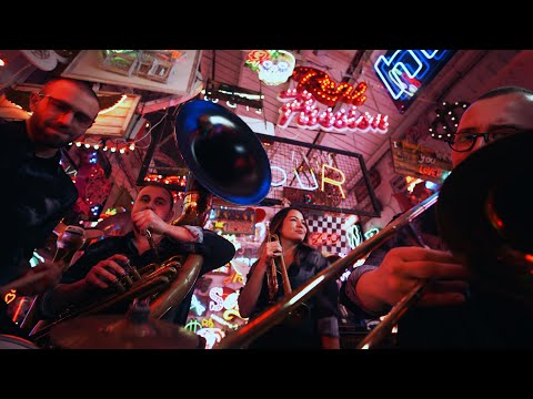 THE VIBE roaming 4-piece brass band