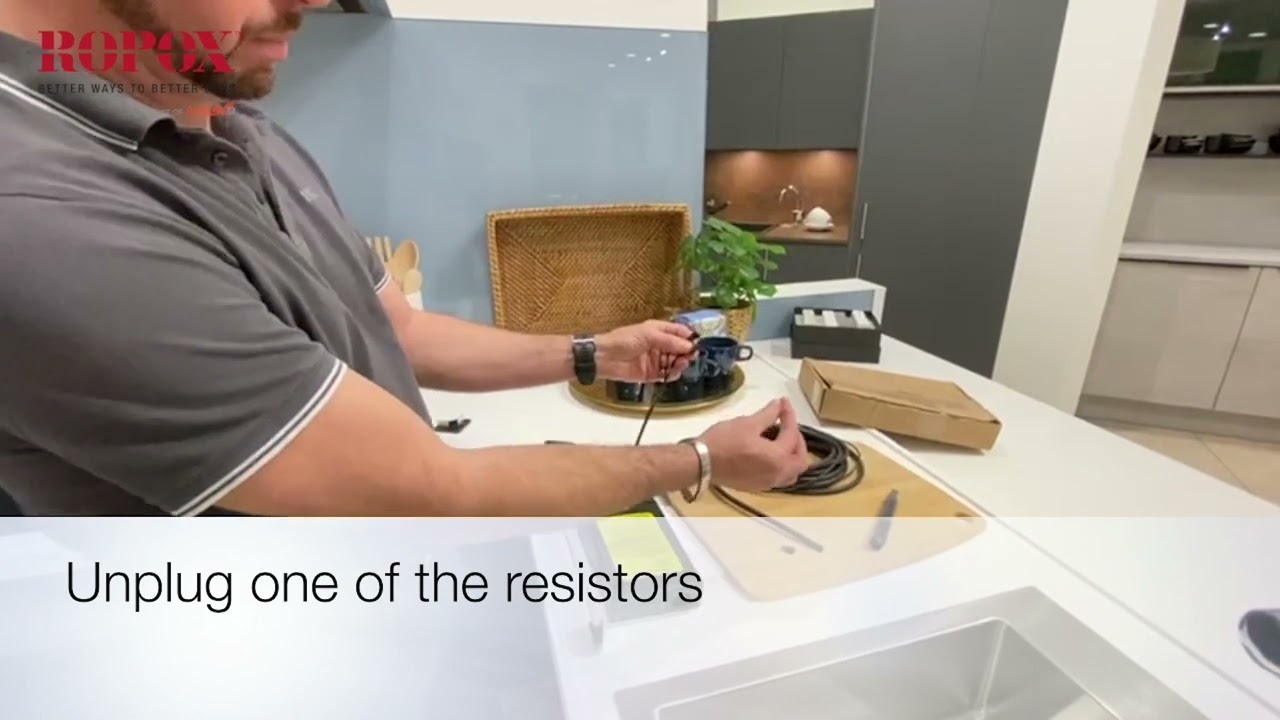 Ropox Flexi Lift systems | How to fit the safety strip and resistor