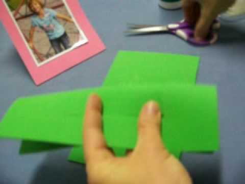 Stand Alone Foam Picture Frame for Any Holiday by One Minute Crafts.com