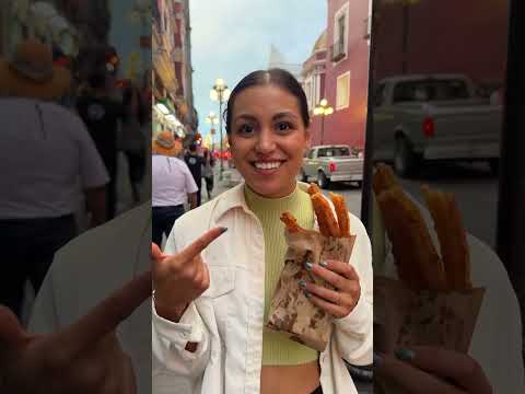 Buy a churro with me in Mexico! #mexicanfood #learnspanishforbeginners