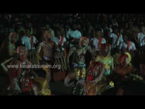 Night view of Pulikali, West Nada, Vadakkumnathan Temple | Kerala Tourism