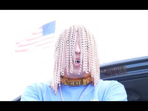Mexican reggaeton rapper Dan Sur gets "hair" made of gold chains ...