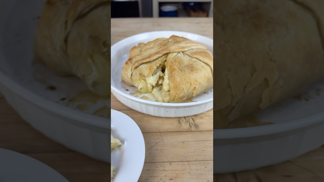 Gooey Baked Brie with Puff Pastry!