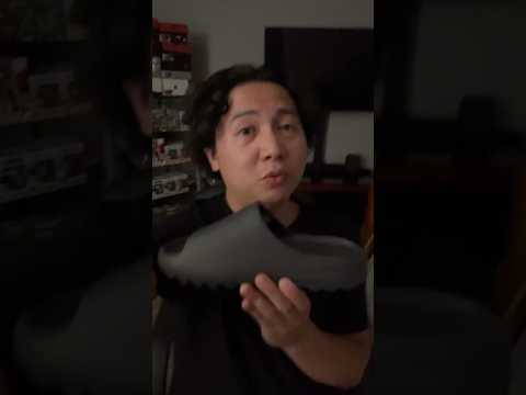 Yeezy Slides “Onyx”