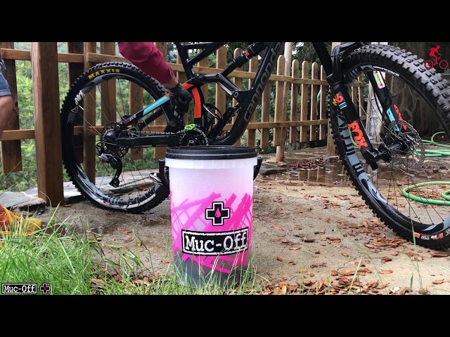 Набор для мойки Muc-Off Dirt Bucket Kit w/ Filth Filter Разноцветный MC ...