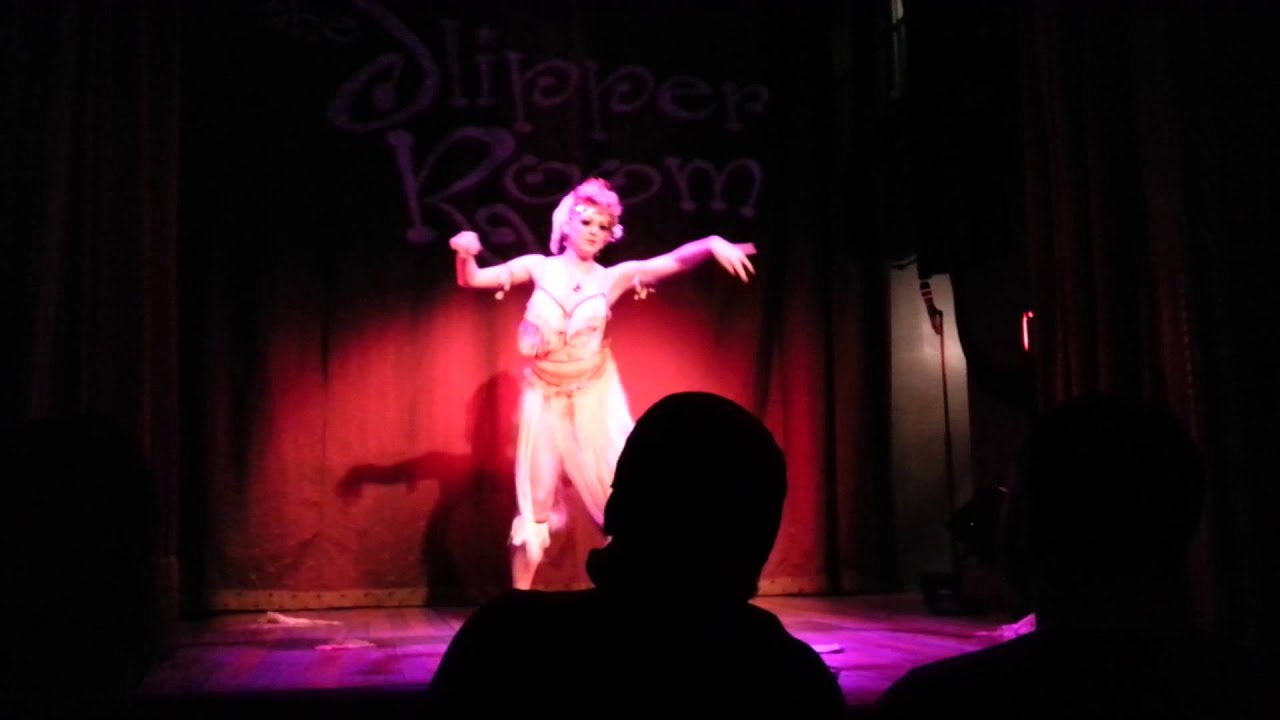 Hire Clara Coquette - Burlesque Entertainment in Brooklyn, New York