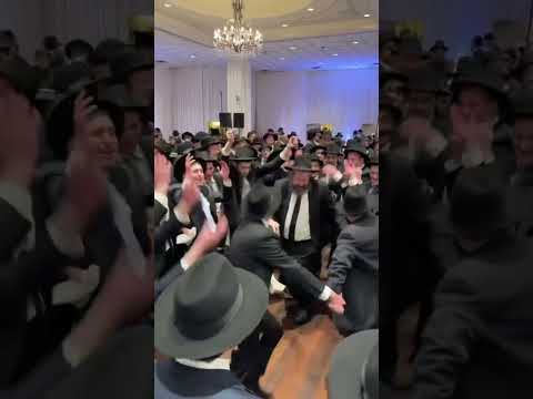 Inside a Jewish Weddings Dances #jewishwedding Vid: BenjiWeintraub
