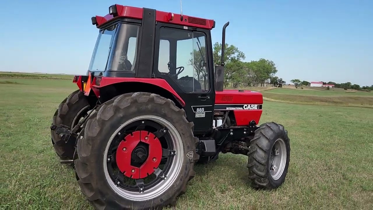 Case IH 885 Tractor On Online Auction!! SELLS September 22nd 2022!!! SUPER NICE!! Includes Loader!!