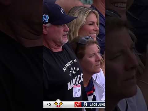 Jace Jung collects his first MLB hit with his parents in the stands! 👏