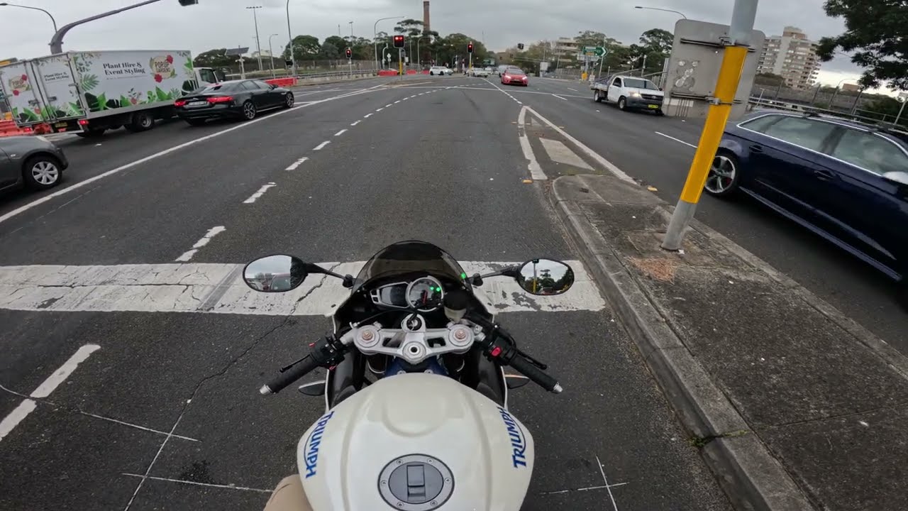 I BOUGHT A 2010 DAYTONA 675 SE