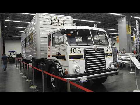 La Chabela De Transportes Castores Subiendo A La Plataforma.