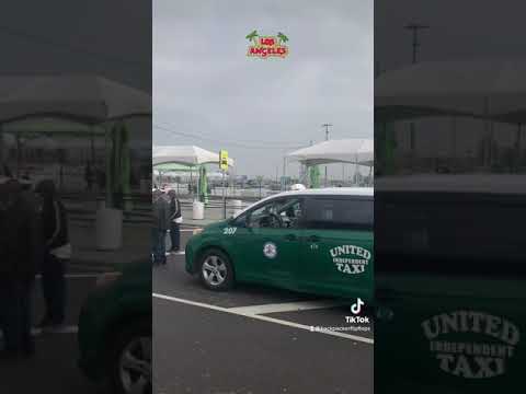 How to use LAXit at LAX Airport