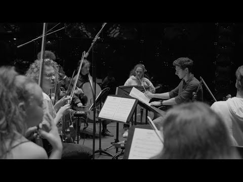 MARY – Emanuel Meshvinski