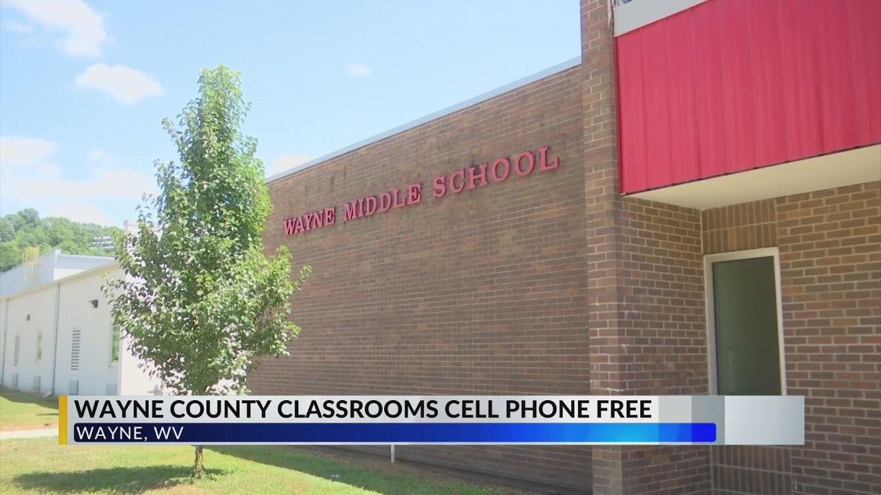 Wayne County Schools starts second cellphone-free year