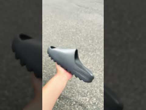 Adidas Yeezy Slide “Onyx”