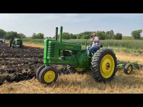 John Deere G 620 720 Diesel Two-Cylinder Sound Plowing Hitterdal MN 2023