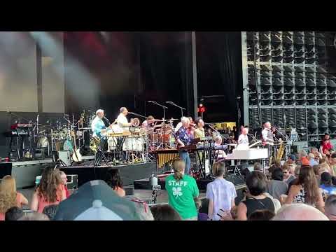 Brian Wilson - Help Me Rhonda / Surfin’ USA - Live @ Pine Knob Music Theatre (Clarkston, MI 7/26/22)