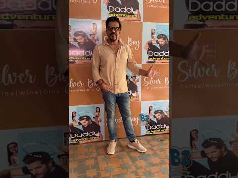 Rajesh khattar spotted chit-chatting with paps... #buzzzooka #bollywood #indianactor #yt