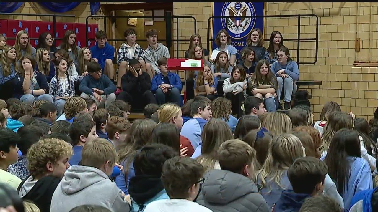 Canfield Middle School celebrates state education award