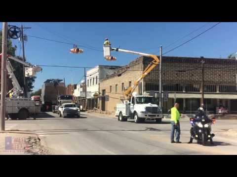 Heavy oversized load passing Rising Star,Tx