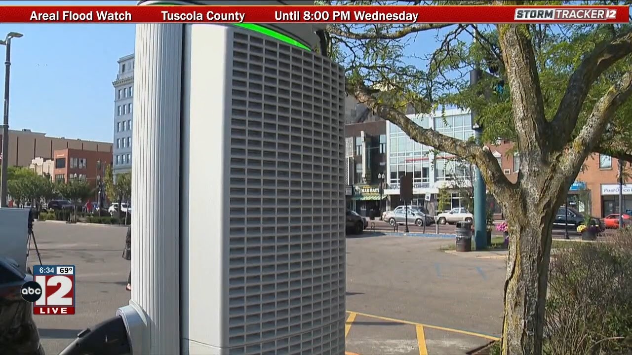 Consumers Energy adding 1,500 electric vehicle charging stations by 2030