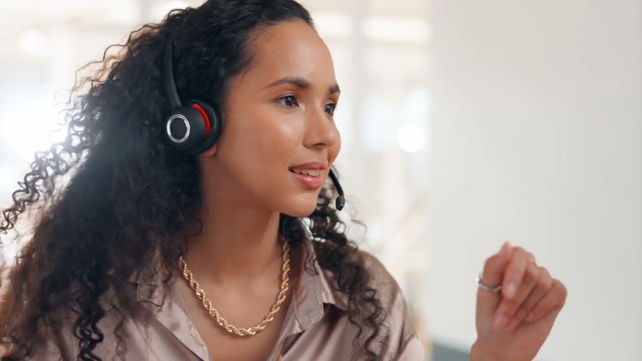 AI + IA: How Artificial Intelligence Empowers Intelligent Agents for Enhanced Customer Experiences