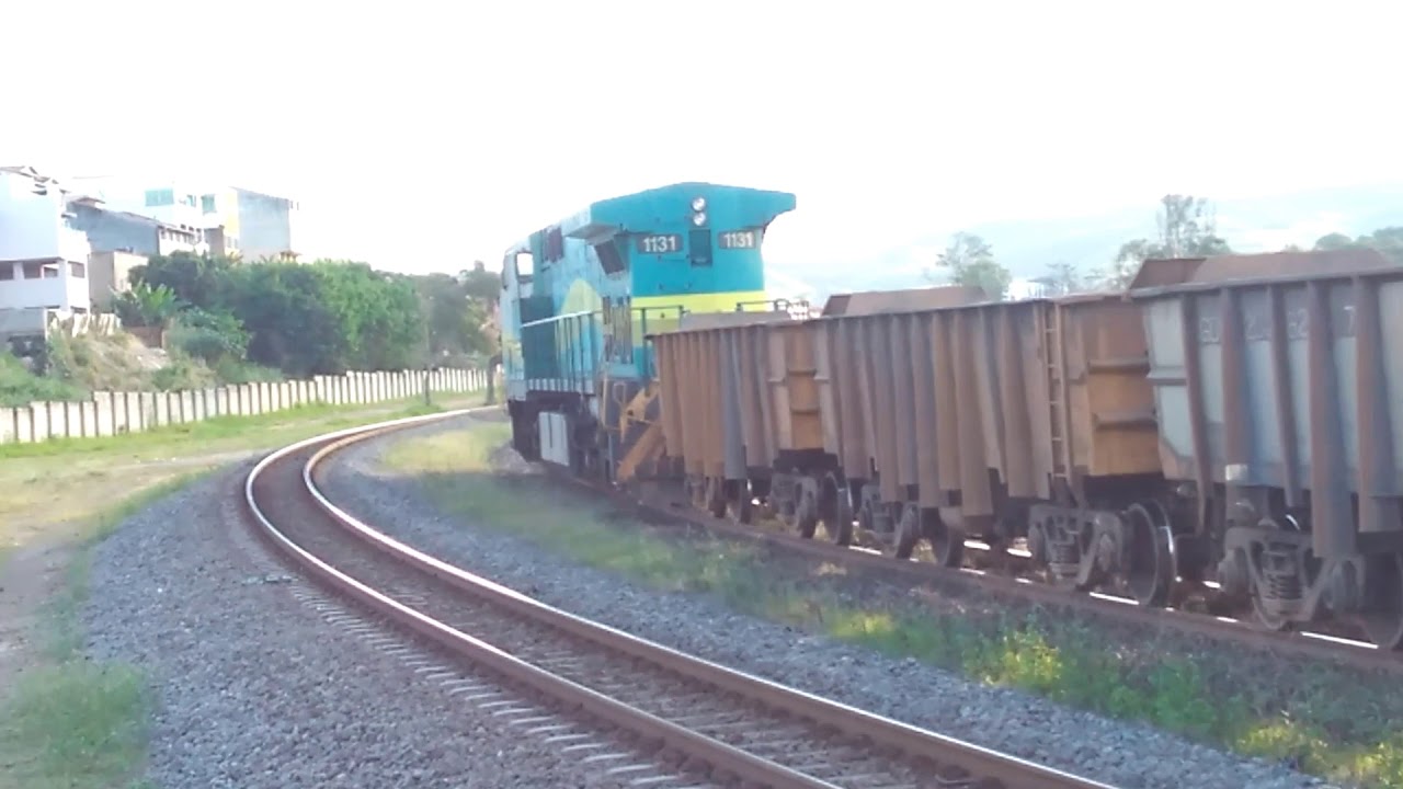 EFVM . M-159 passando no KM 540 , locomotiva Dash-9 (1131) na tração .