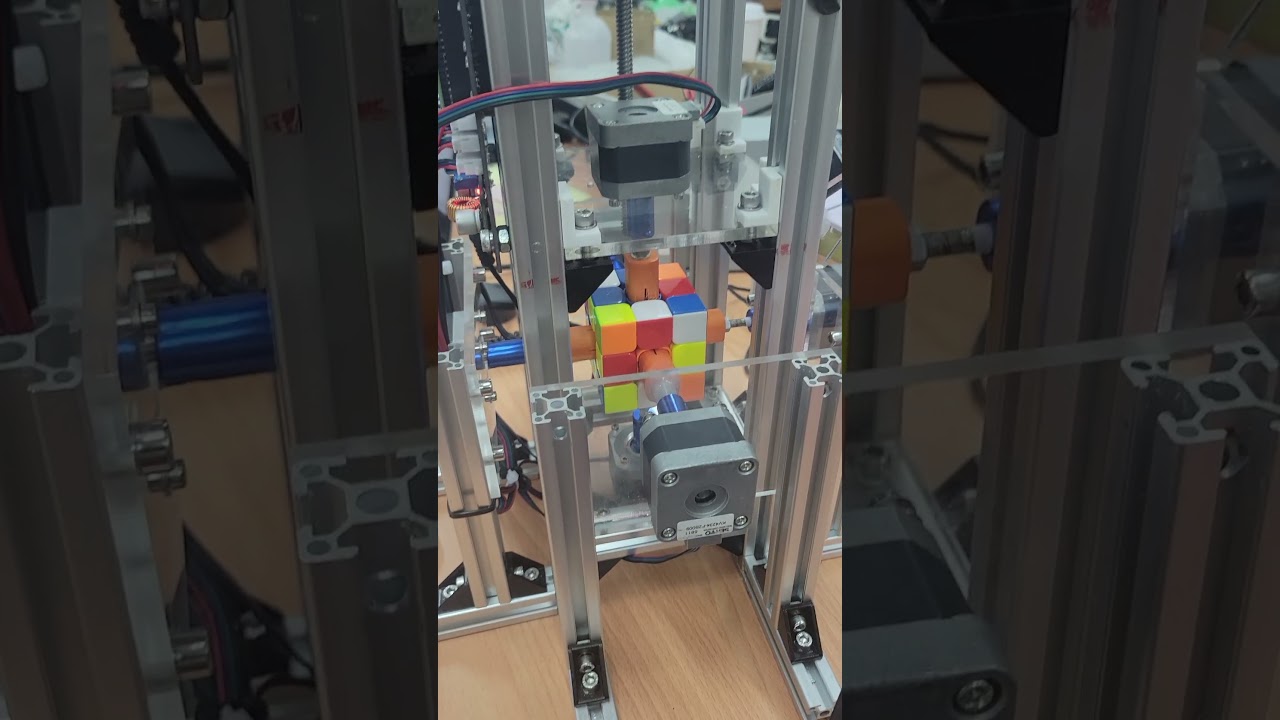 Robot rubik solver in 7 seconds