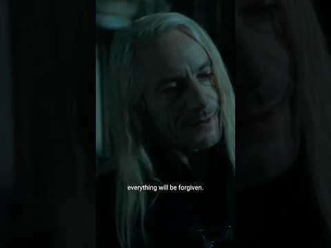 One thing about #JasonIsaacs, his sons will do *anything* for him. 😳 #TheWhiteLotus #Shorts