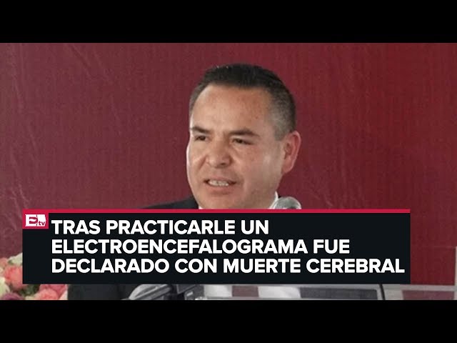 Familiares y amigos llegan a velorio de Francisco Tenorio