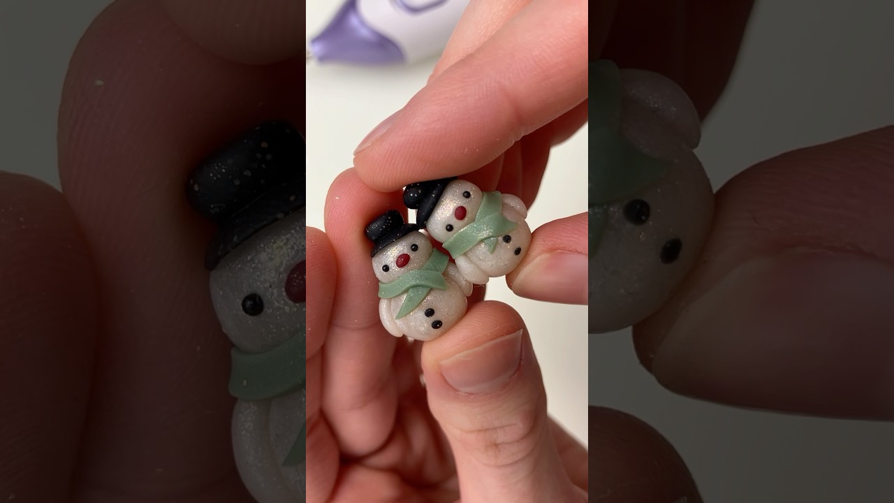 Day 3/25 : SNOWMAN ⛄️ depop+etsy: butterpixie ✨ #christmas #clayjewelry