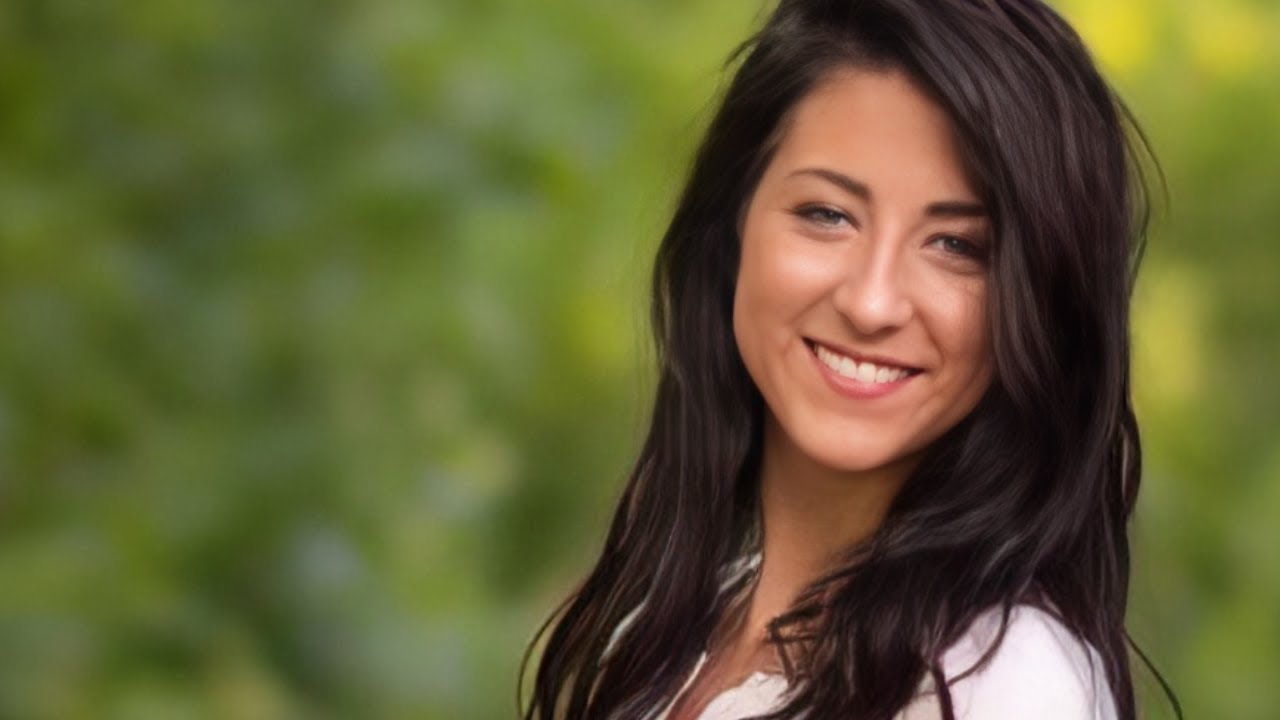 Makenna Cook – 23-year-old suffers brain aneurysm