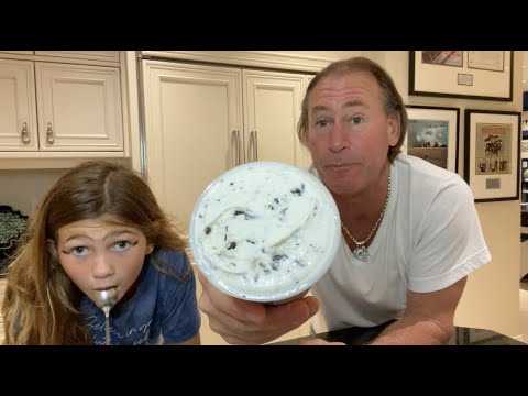 Dad & Daughter Reviews - Stracciatella Gelato Review - Dolcezza Gelato Company