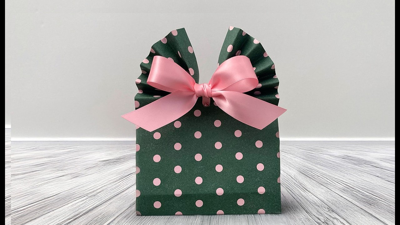 How to Make a Gift Bag Out of Wrapping Paper – Easy DIY Gift Wrapping Hack