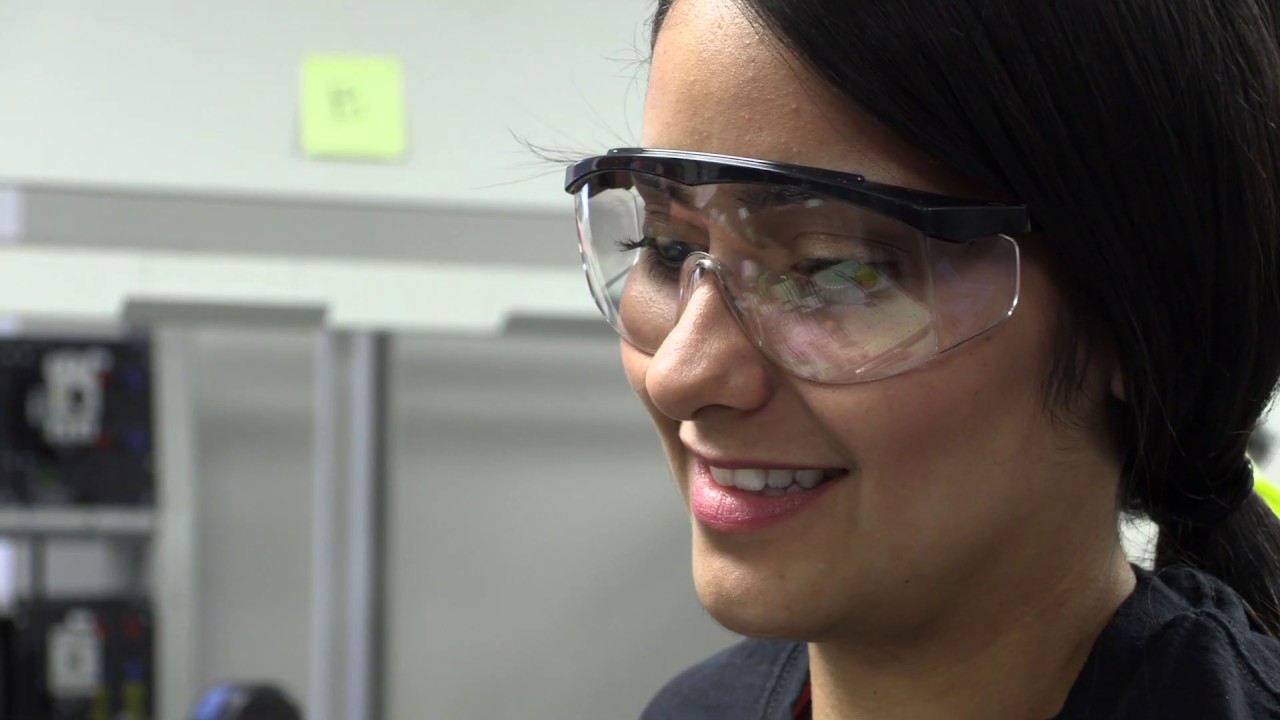 Dream team: Valencia College custodian inspires daughter to engineering excellence